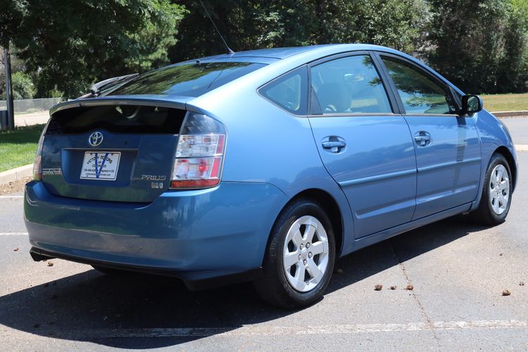2005 Toyota Prius Hybrid | Victory Motors of Colorado