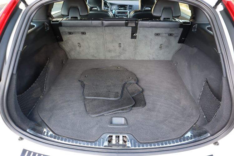 2016 Volvo V60 T6 Drive-E R-Design | Victory Motors of Colorado