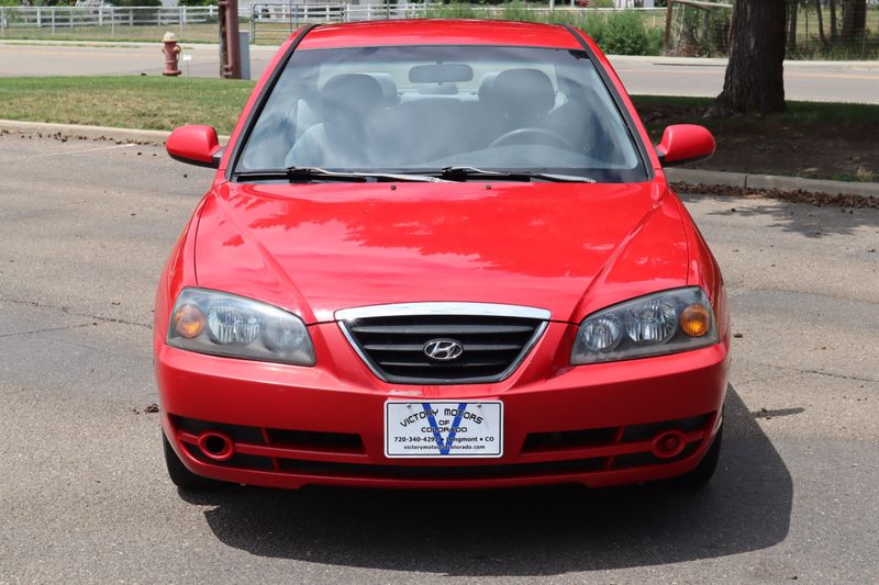 2004 Hyundai Elantra Photos