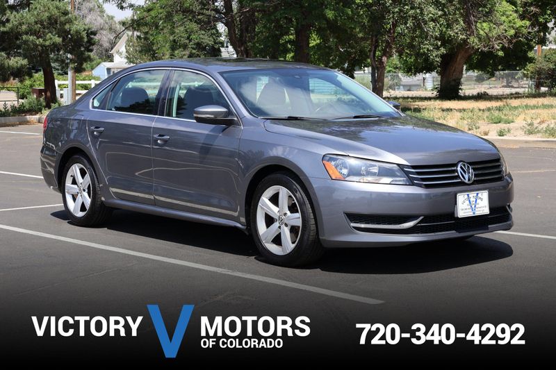 2013 Volkswagen Passat Photos