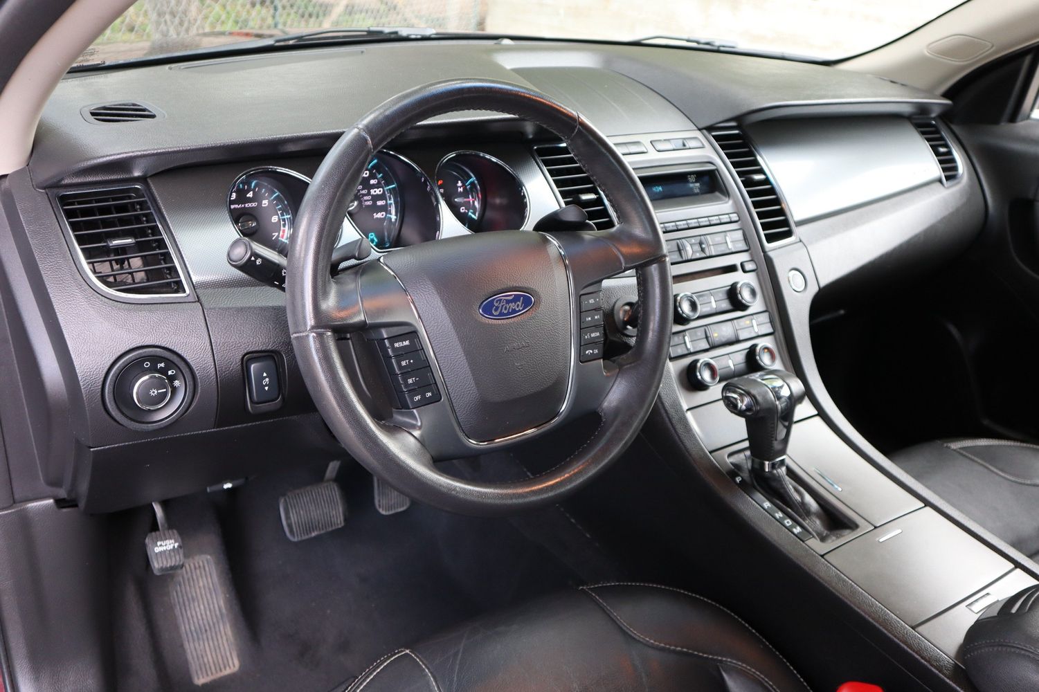 2011 Ford Taurus SEL | Victory Motors of Colorado