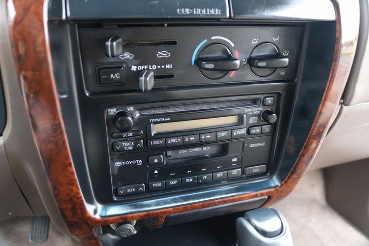 1998 Toyota 4Runner Limited | Victory Motors of Colorado