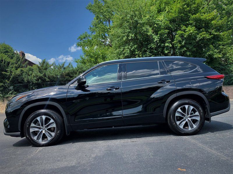 2020 Toyota Highlander XLE | Executive Auto Sales