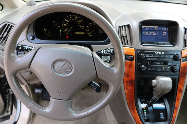 2000 Lexus RX 300 | Victory Motors of Colorado