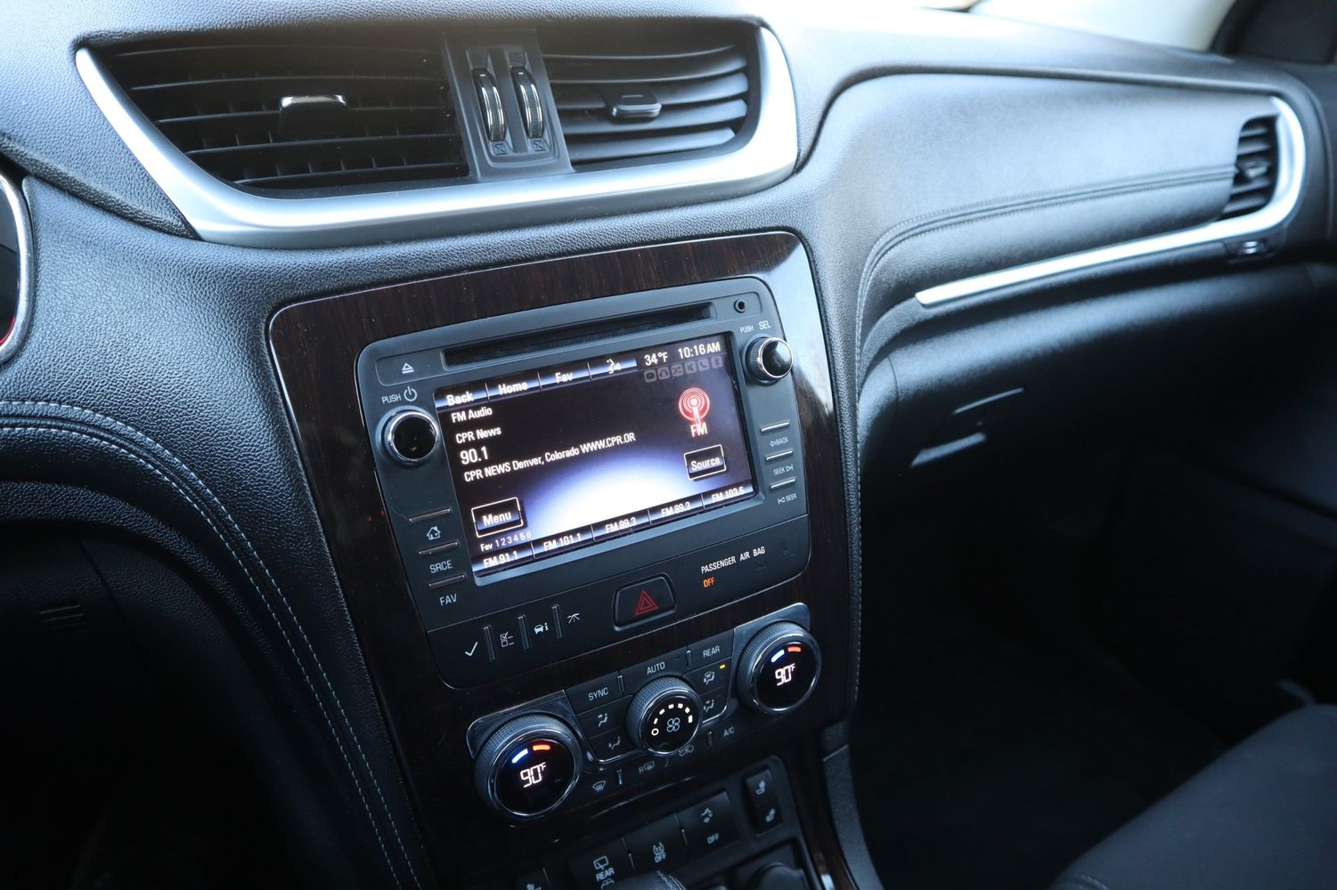 2016 Chevrolet Traverse LT | Victory Motors of Colorado