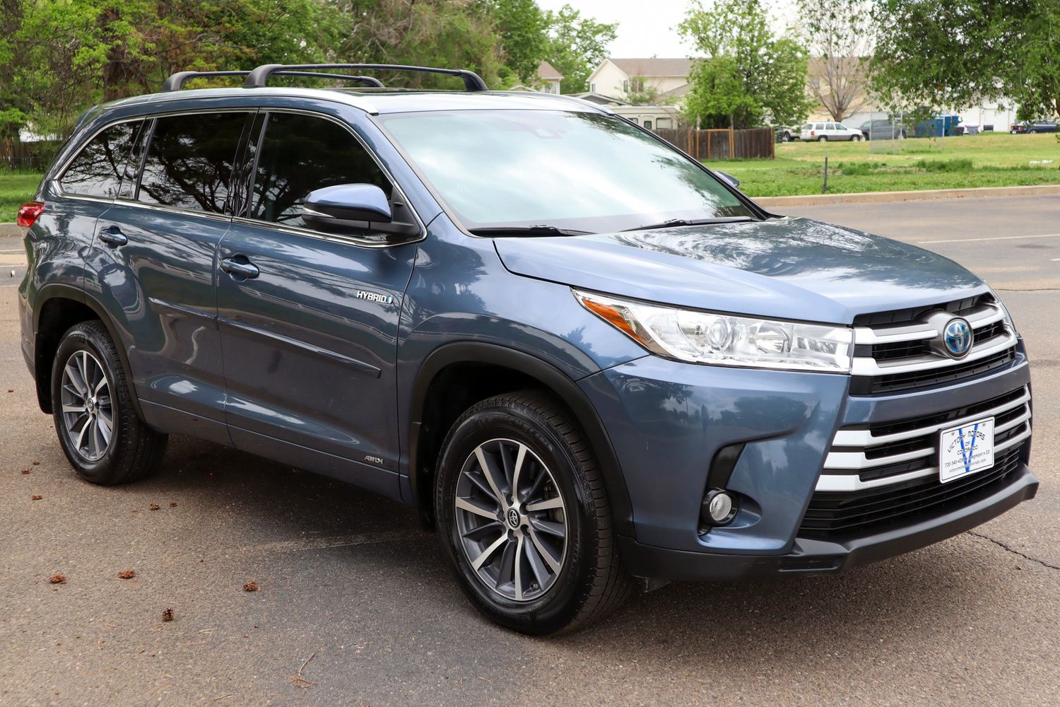 2017 Toyota Highlander Hybrid XLE | Victory Motors of Colorado