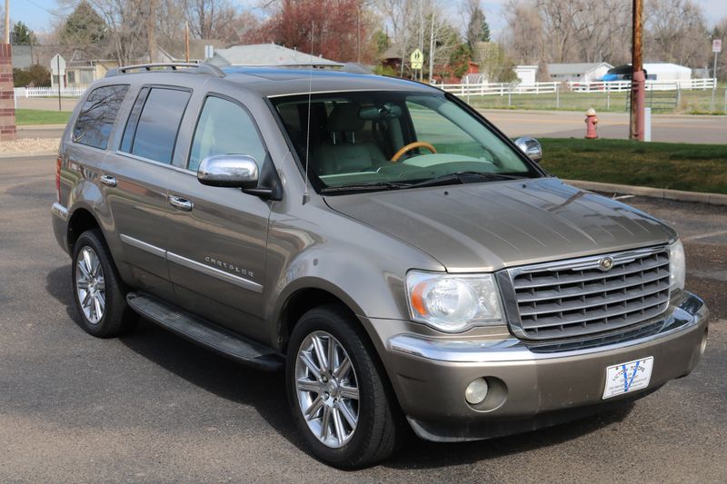 2007 Chrysler Aspen Photos