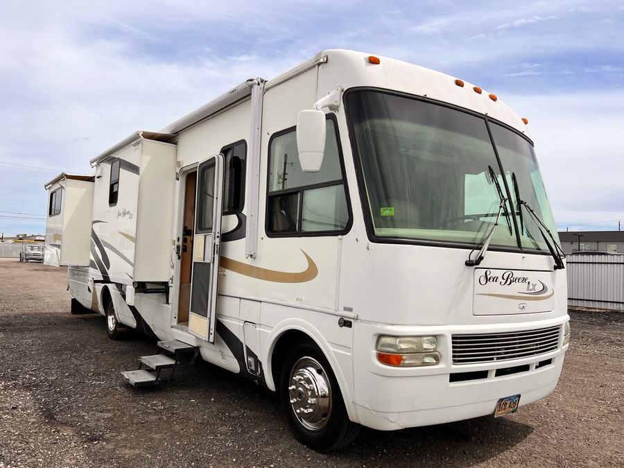 26-Foot Box Trucks | Used Commercial Box Trucks for Sale | Dastrucks ...