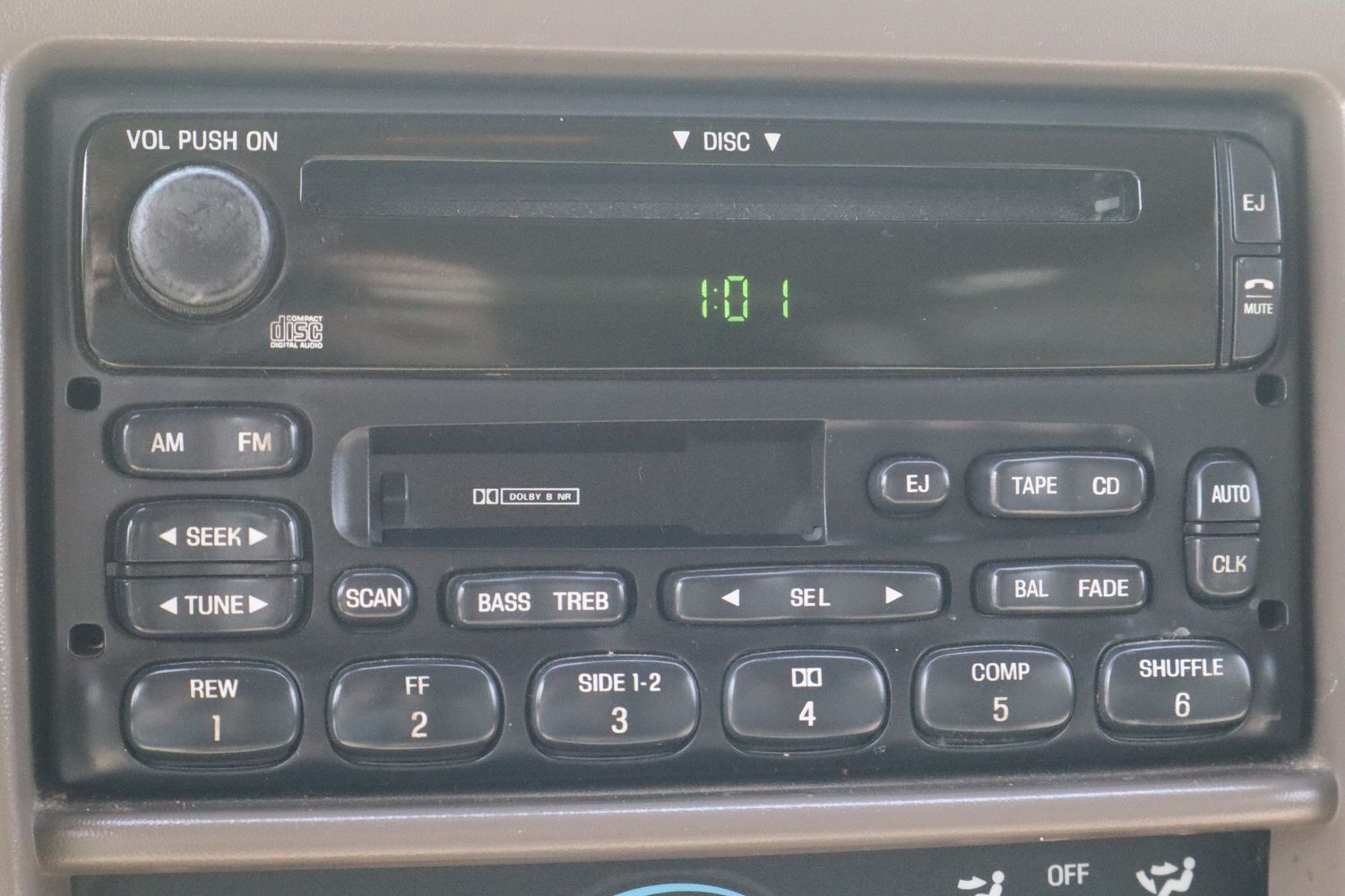 2000 Ford Excursion Limited | Victory Motors of Colorado