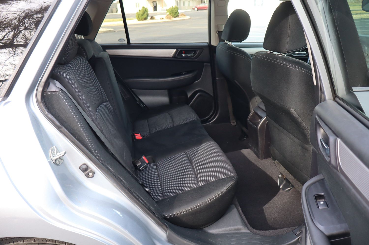 2016 Subaru Outback 2.5i Premium | Victory Motors of Colorado