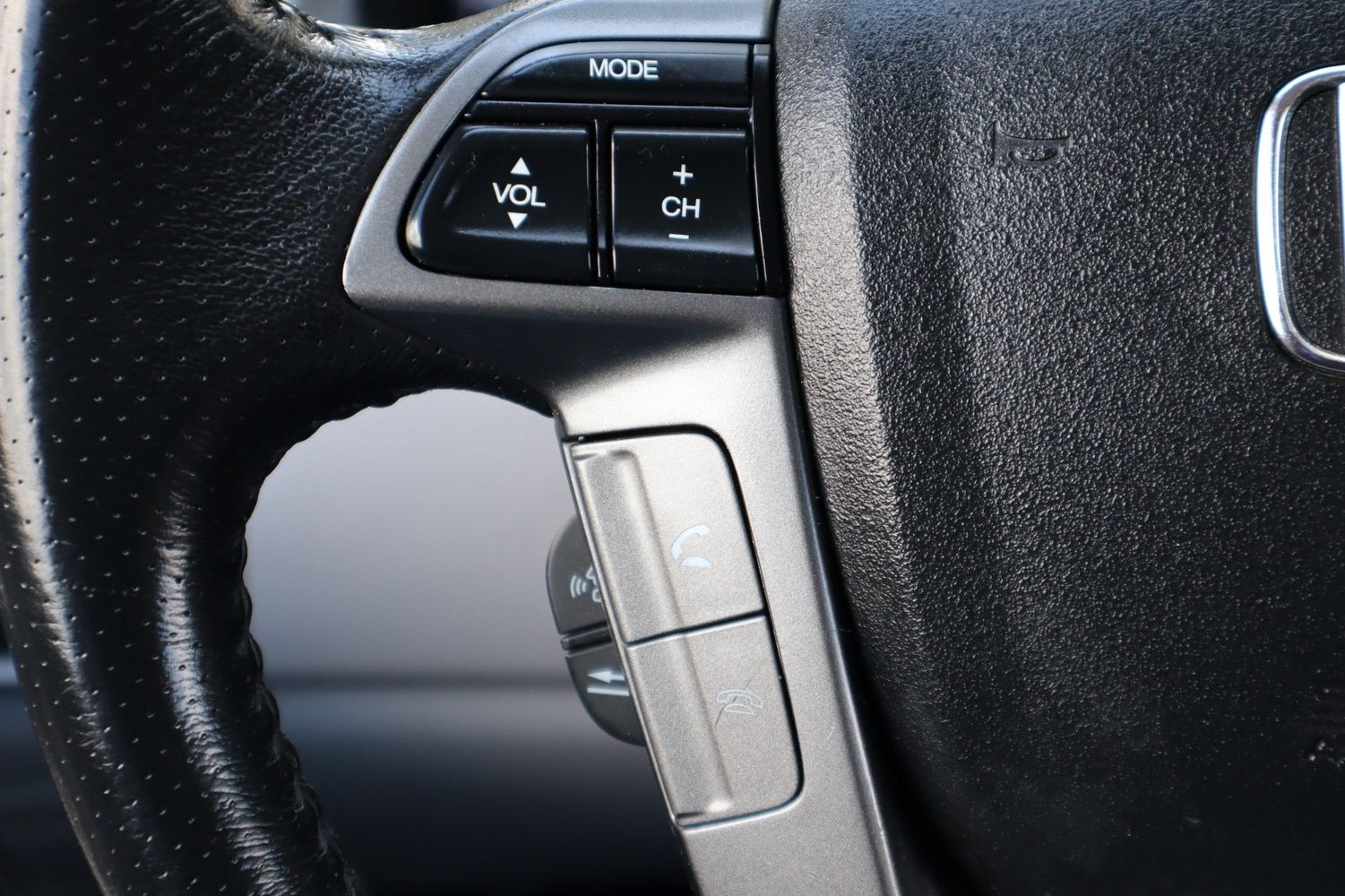 2013 Honda Odyssey EX-L w/Navi | Victory Motors of Colorado