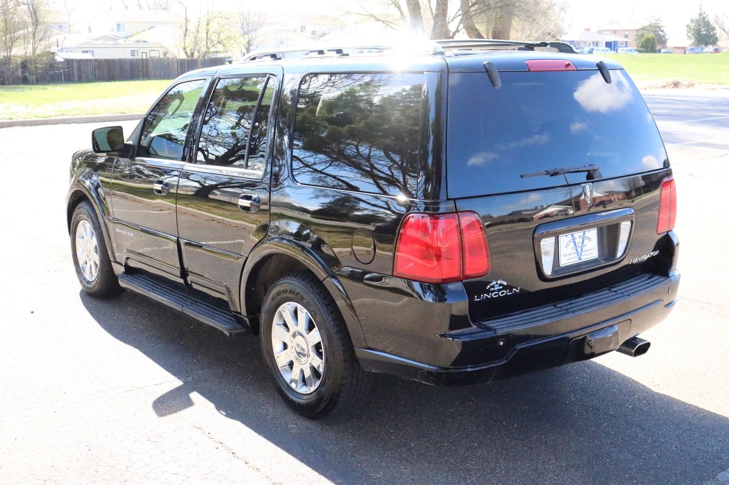 2004 Lincoln Navigator Luxury | Victory Motors of Colorado
