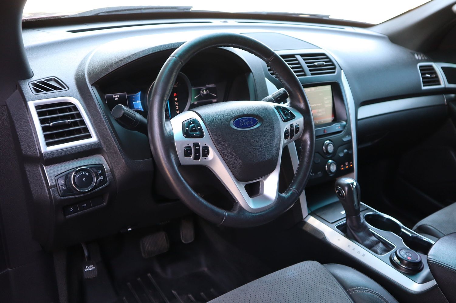 2015 Ford Explorer XLT | Victory Motors of Colorado