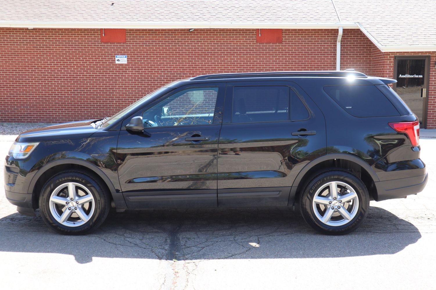 2018 Ford Explorer Base | Victory Motors of Colorado