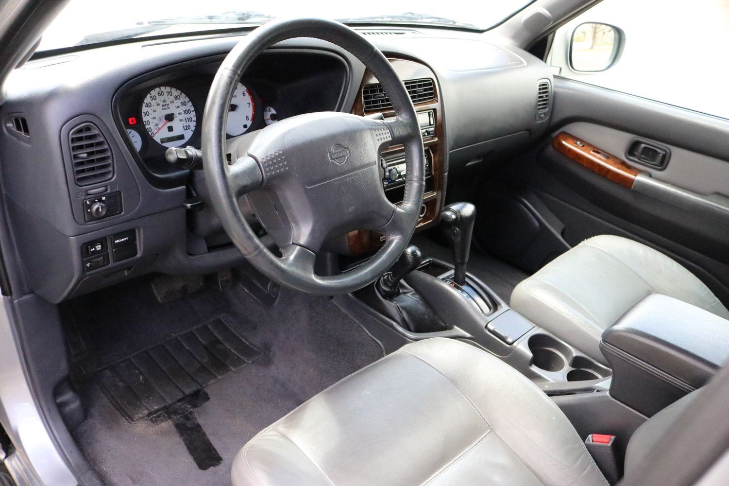 2000 Nissan Pathfinder LE | Victory Motors of Colorado