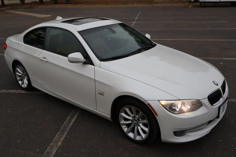 2011 BMW 335xi Photos