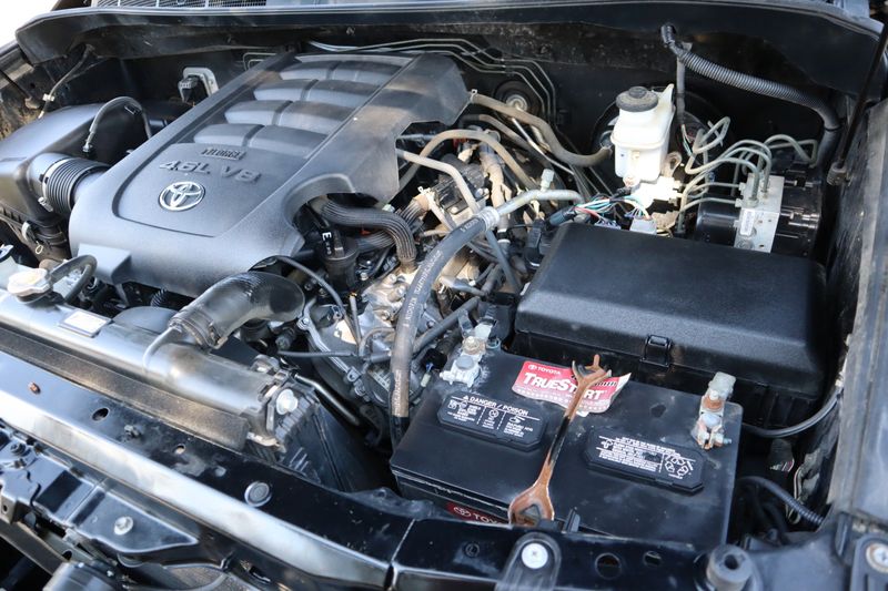 2013 Toyota Tundra Photos