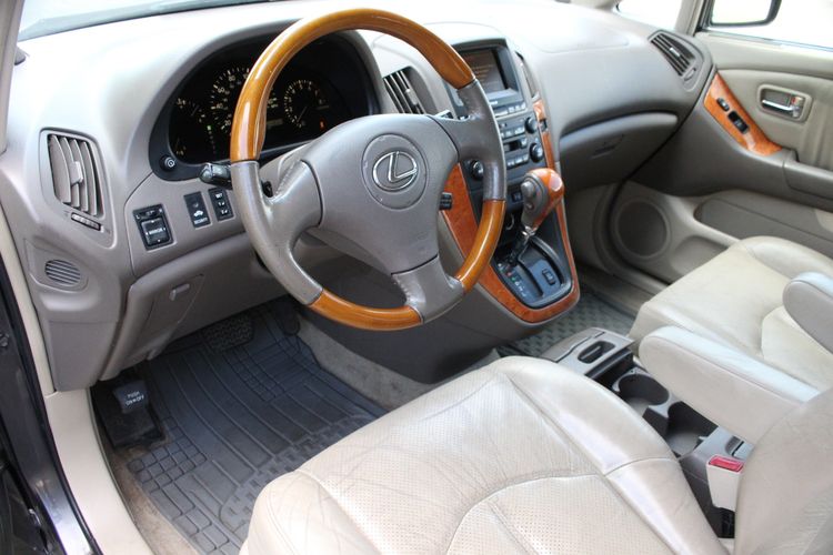 2002 Lexus RX 300 AWD | Victory Motors of Colorado