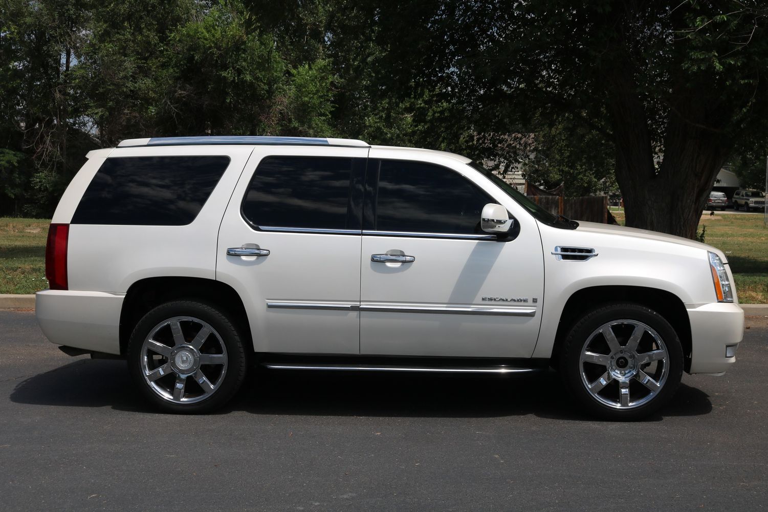 2007 Cadillac Escalade Luxury Package | Victory Motors of Colorado