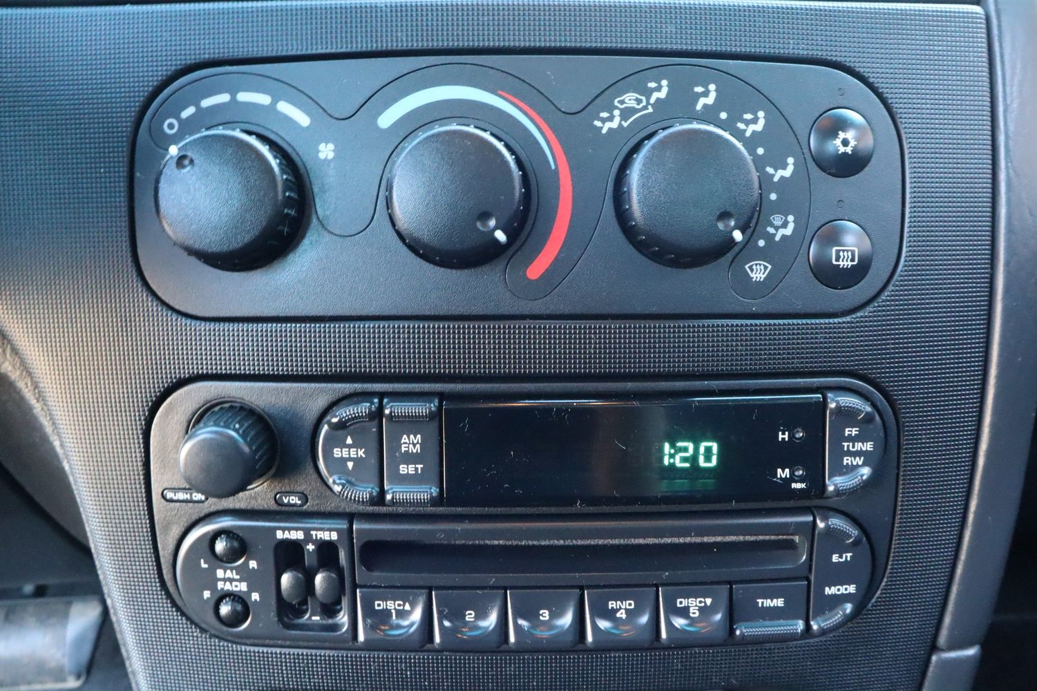 2004 Dodge Intrepid SE | Victory Motors of Colorado