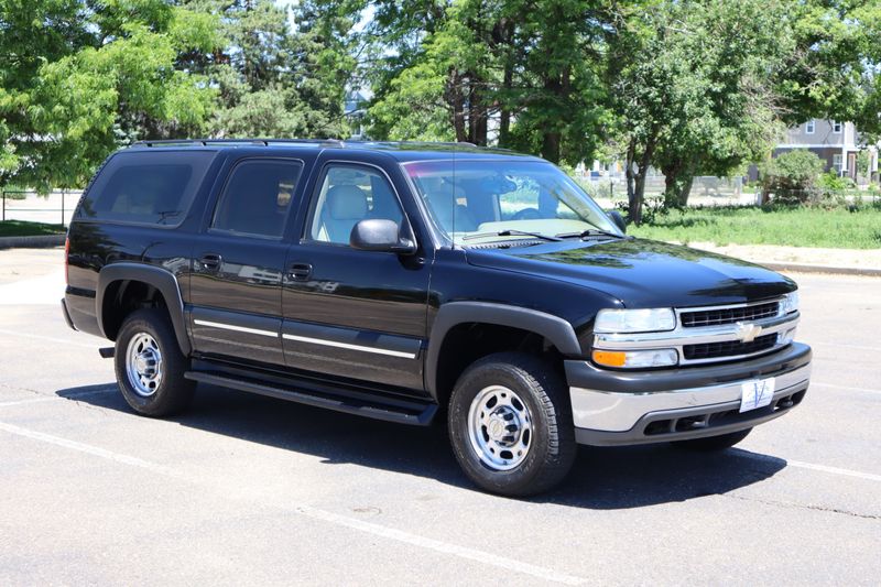 2003 Chevrolet Suburban Photos