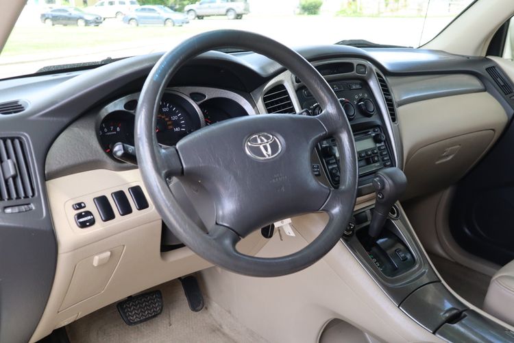2003 Toyota Highlander Base | Victory Motors of Colorado