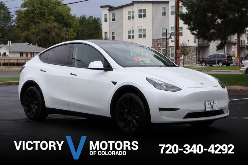 2023 Tesla Model Y Photos