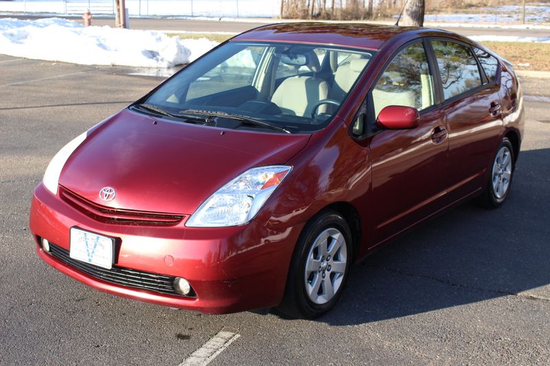 2004 Toyota Prius Photos