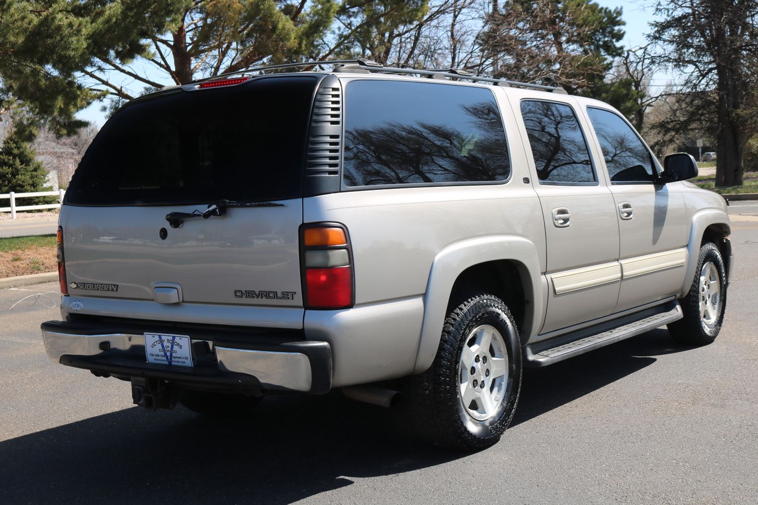 2005 Chevrolet Suburban 1500 LT | Victory Motors of Colorado