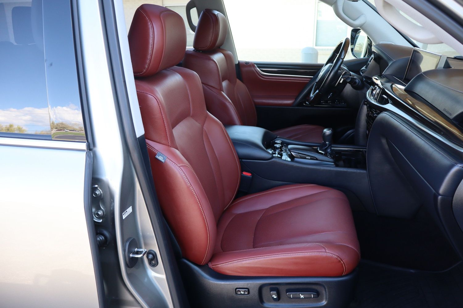 2021 Lexus LX 570 Three-Row | Victory Motors of Colorado