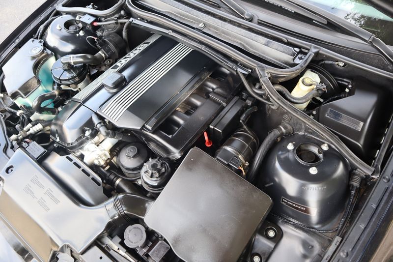 2006 BMW 330CI Photos