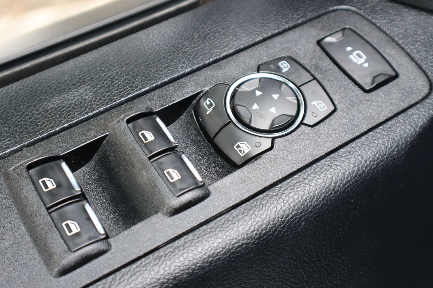 2017 Ford F-350 Super Duty Lariat | Victory Motors of Colorado