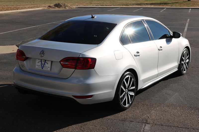 2013 Volkswagen Jetta Photos