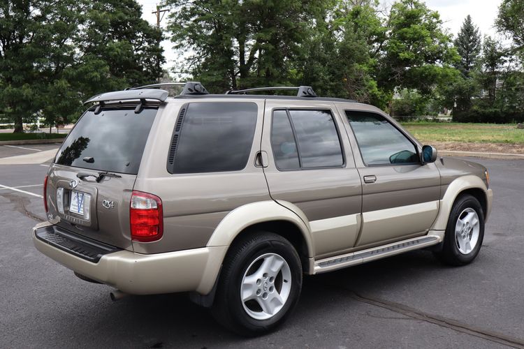 2002 INFINITI QX4 | Victory Motors of Colorado