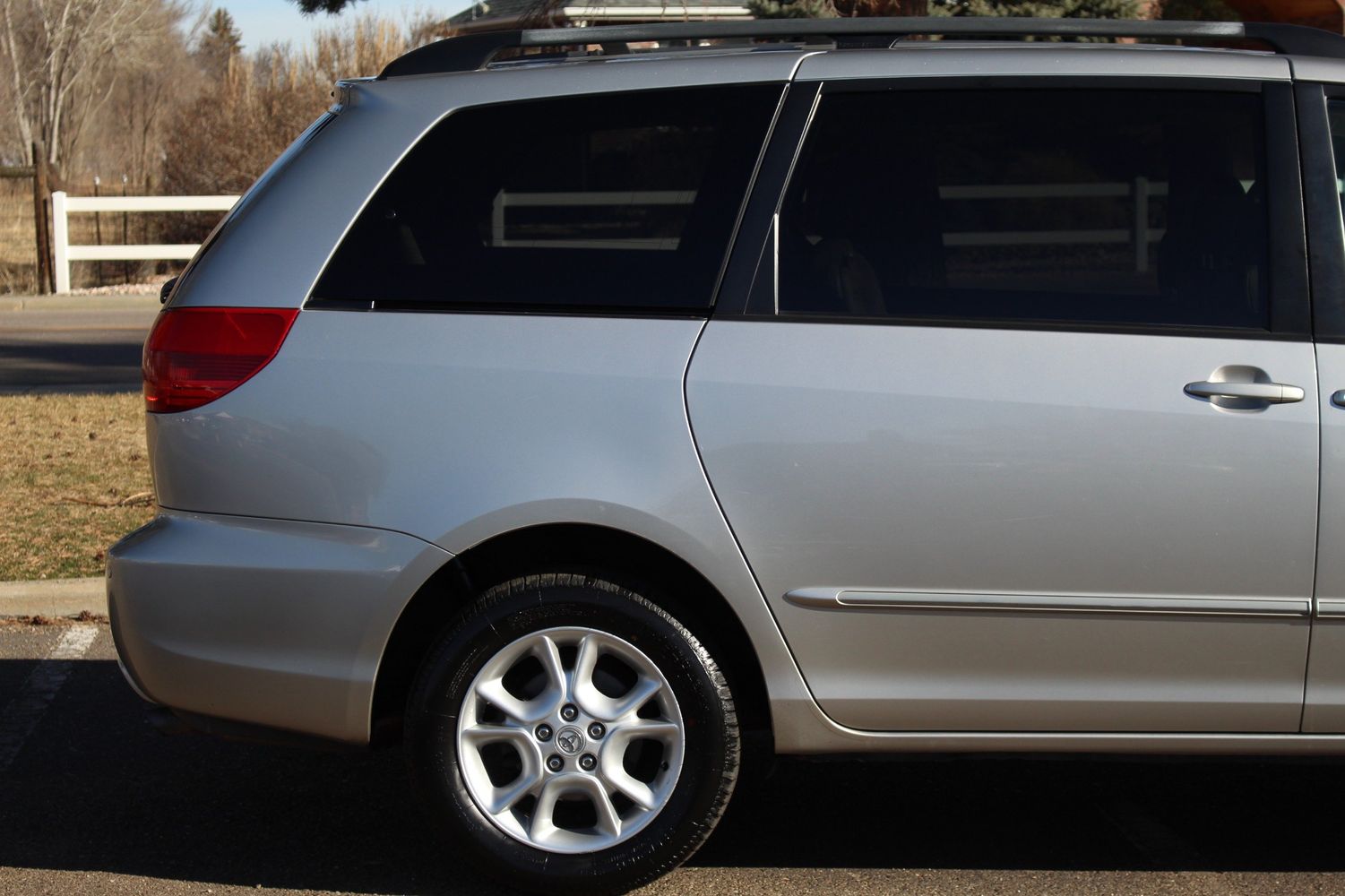 2004 Toyota Sienna XLE Limited 7 Passenger | Victory Motors of Colorado