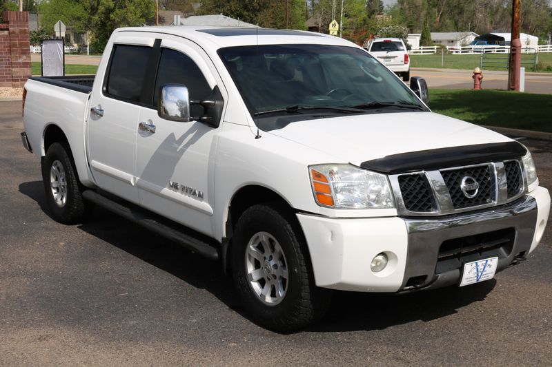 2005 Nissan Titan Photos