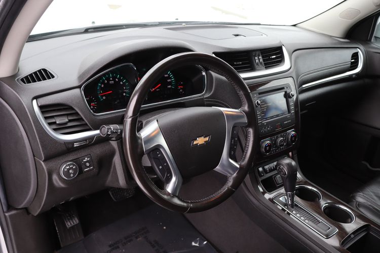 2016 Chevrolet Traverse LT | Victory Motors of Colorado