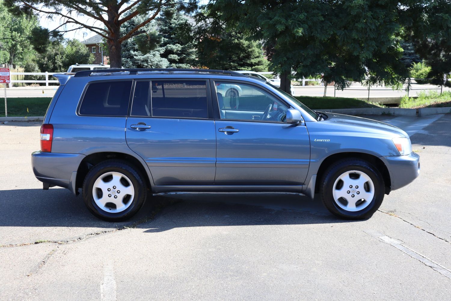 2005 Toyota Highlander Limited | Victory Motors of Colorado