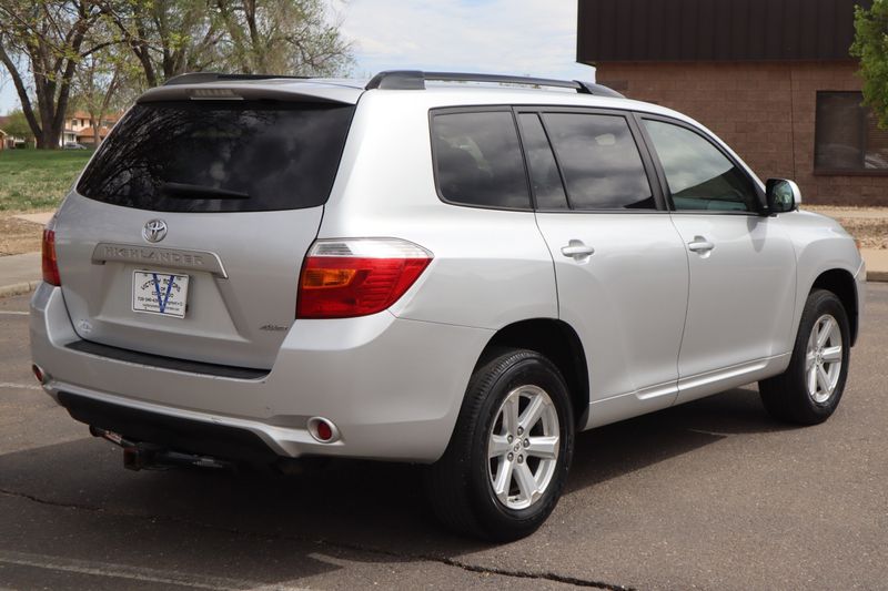 2010 Toyota Highlander Photos