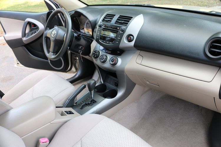 2006 Toyota RAV4 AWD | Victory Motors of Colorado