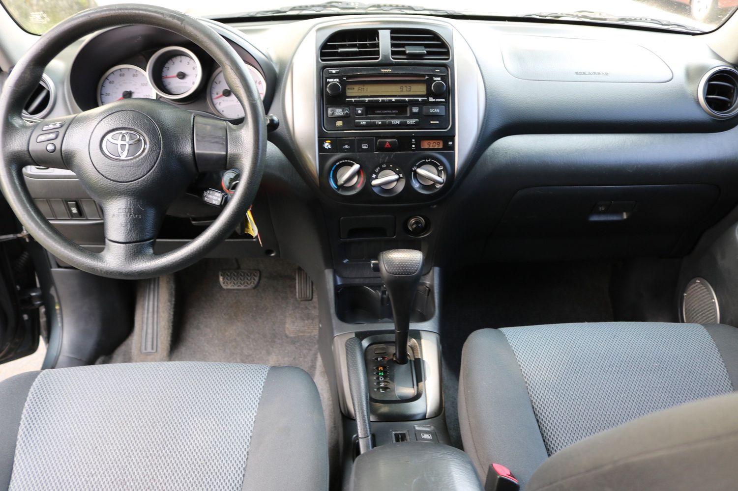 2004 Toyota RAV4 AWD | Victory Motors of Colorado
