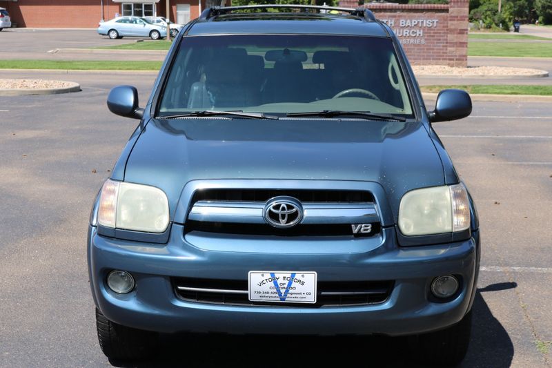 2005 Toyota Sequoia Photos