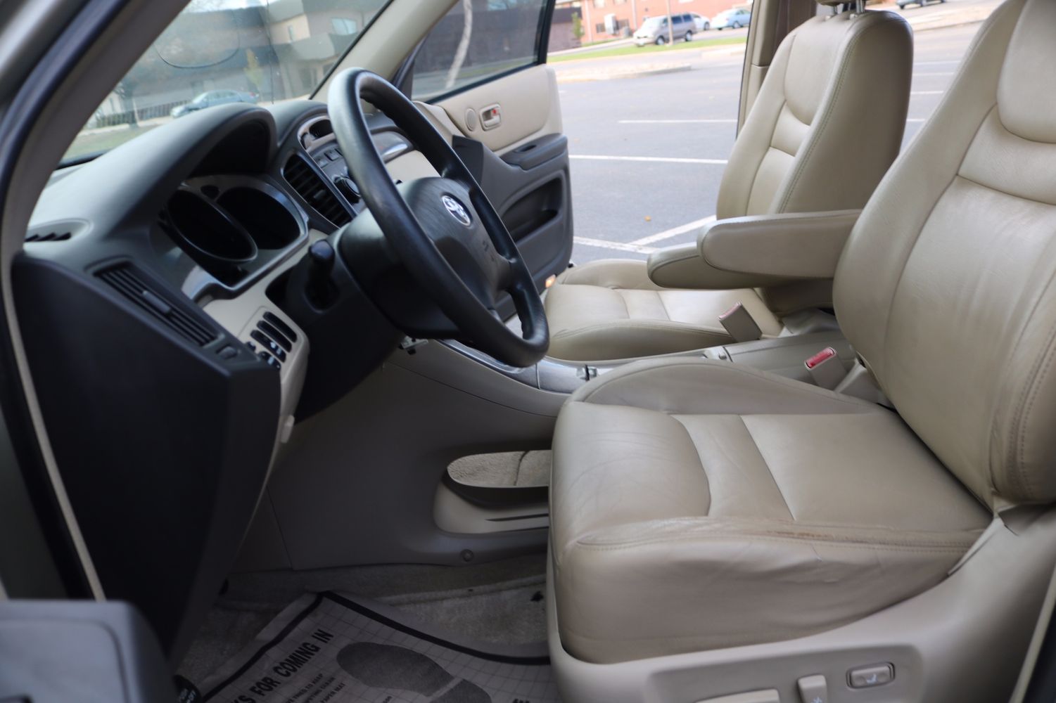 2002 Toyota Highlander AWD | Victory Motors of Colorado