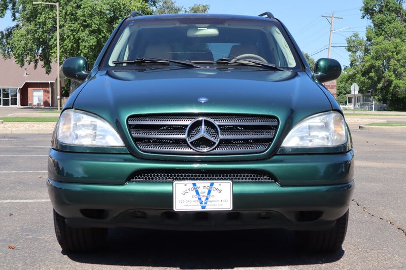 2000 Mercedes-Benz ML 320 Photos