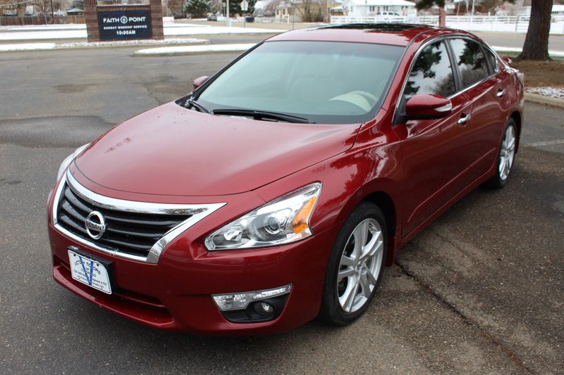 2014 Nissan Altima Photos