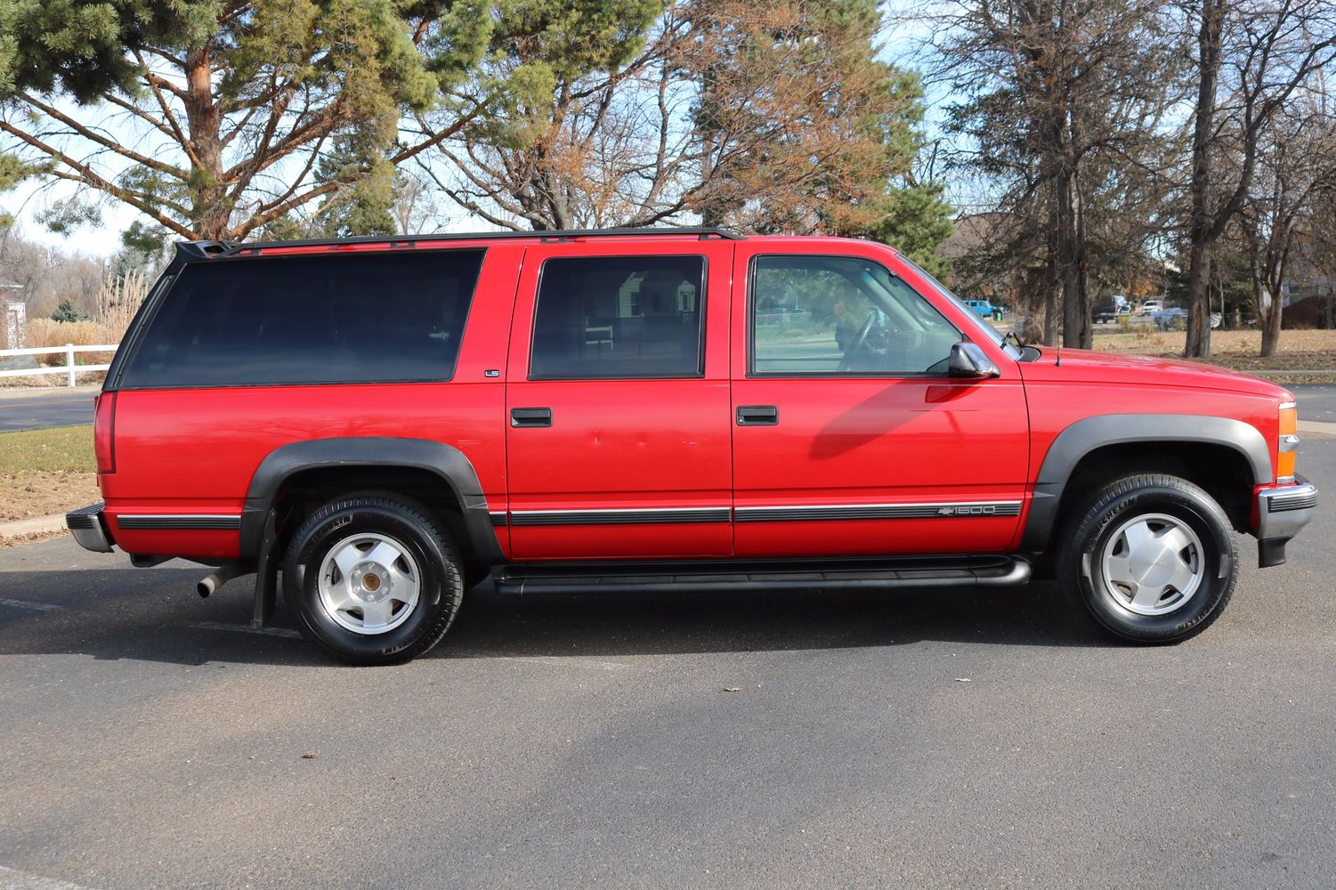 1998 Chevrolet Suburban LS | Victory Motors of Colorado