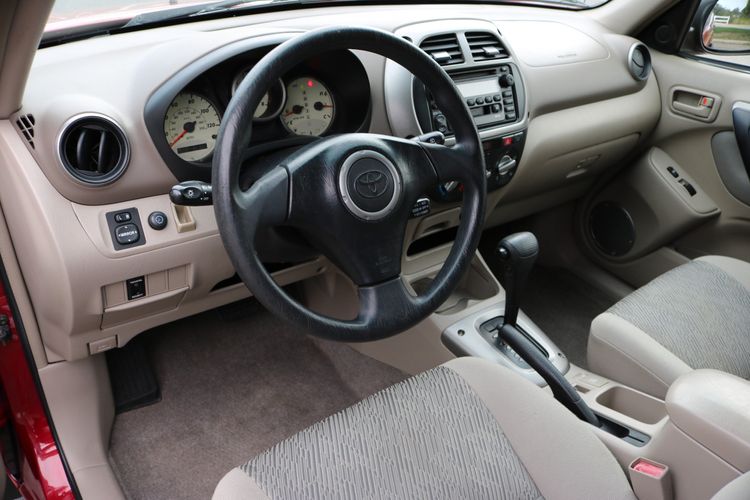 2002 Toyota RAV4 AWD | Victory Motors of Colorado