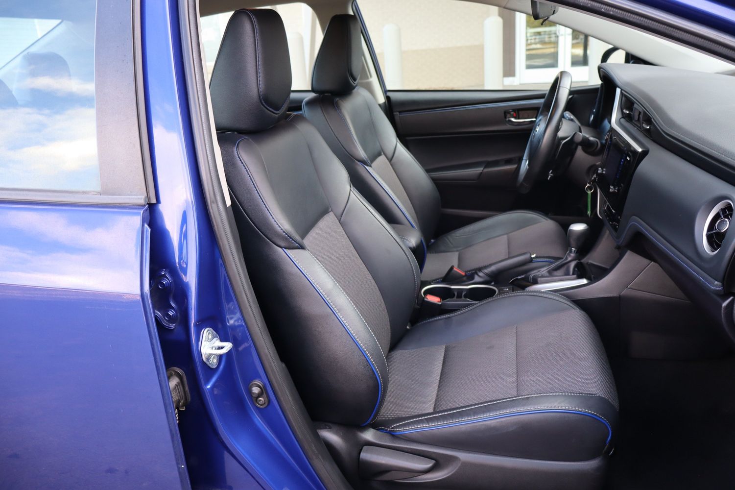 2017 Toyota Corolla SE | Victory Motors of Colorado