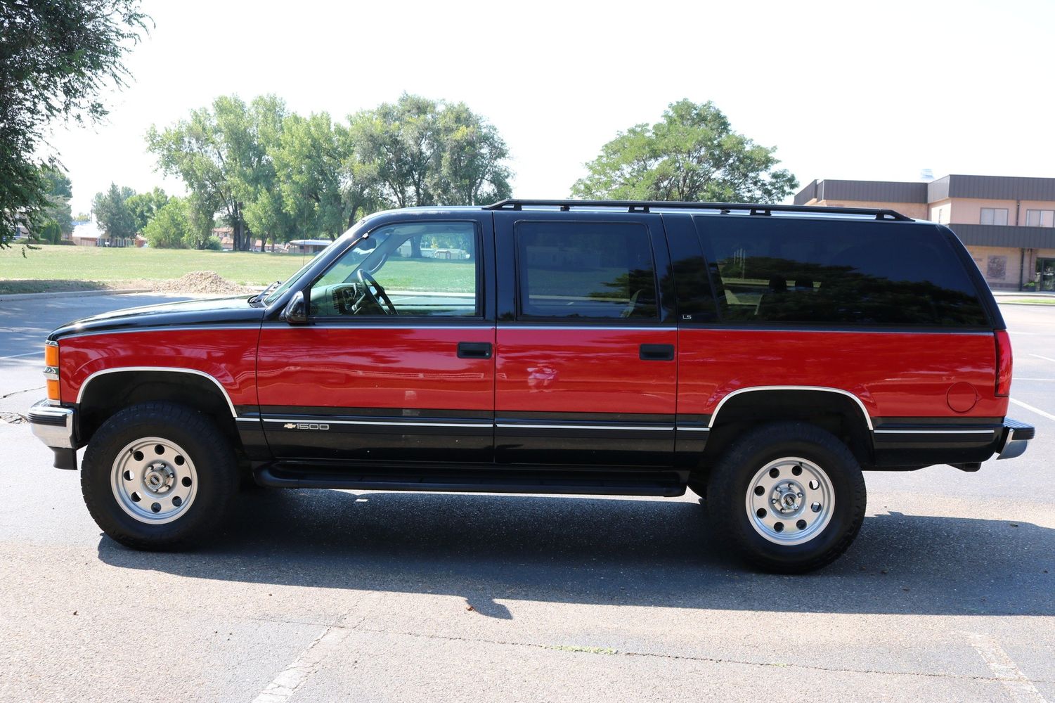 1997 Chevrolet Suburban K1500 | Victory Motors of Colorado