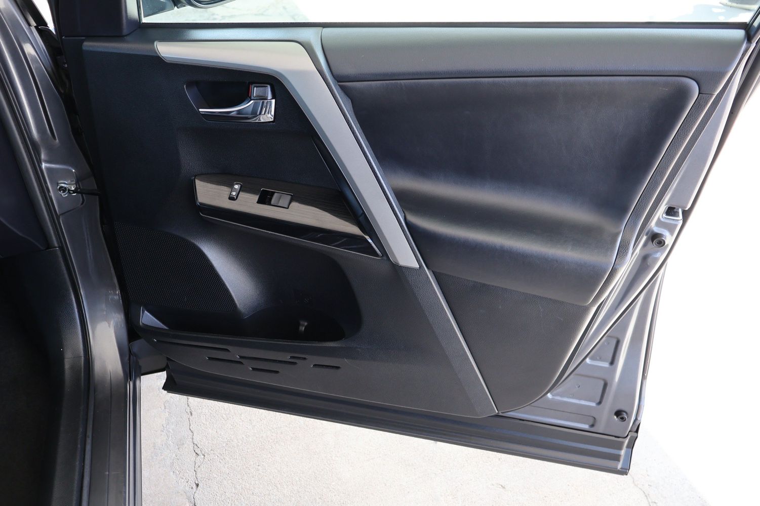 2017 Toyota RAV4 Limited | Victory Motors of Colorado